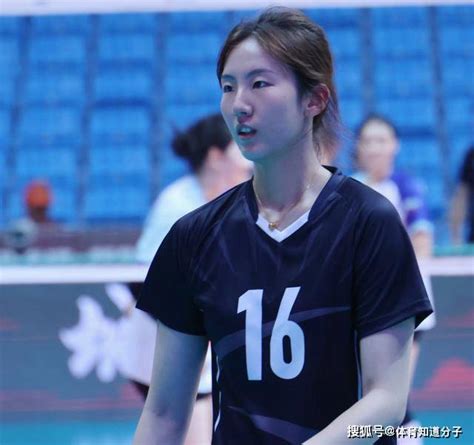 2大05后女排天才副攻崛起！18岁新星13扣10中，19岁天才攻拦俱佳中国女排赛场选手