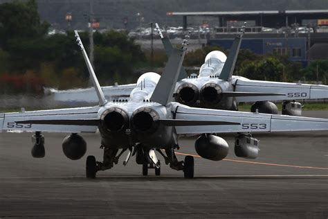 横田 ランサーズ EA 18Gグラウラー meron飛行機日記