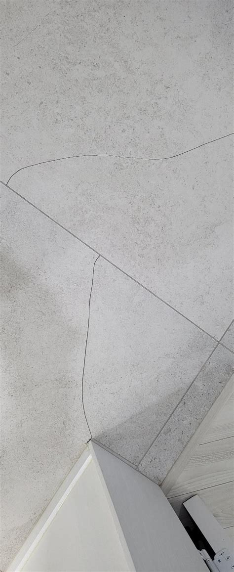 포세린타일크랙보수방법 문의드립니다