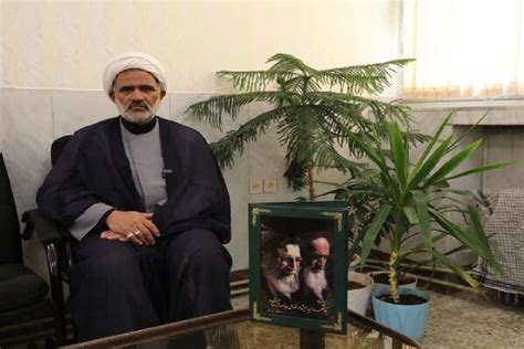 تبیین شخصیت امام خمینی ره به تقویت هویت انقلابی جامعه کمک می‌کند ایسنا