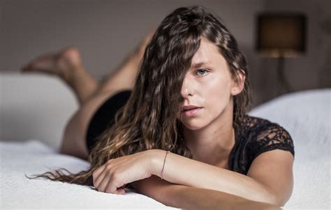 Wallpaper Look Girl Face Model For Mobile And Desktop Section