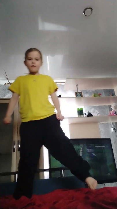 слева горы Youtube