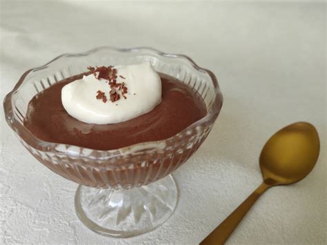 材料たったの2つ！余った生クリームでつくる、失敗知らずの絶品「濃厚チョコムース」