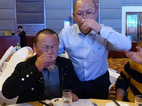 同样度数的白酒为什么有的喝下去辣有的不辣