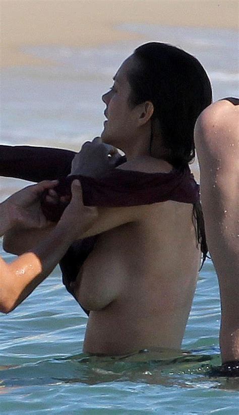 Busty Marion Cotillard Enjoying A Topless Swim 16 Photos