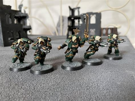 Used Some Assault Intercessor Bodies To Make A Charging Auto Bolt Unit