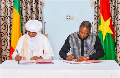 Signature d un communiqué conjoint entre le Burkina Faso et le Mali
