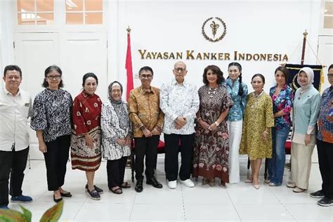 Pos Indonesia Fasilitasi Penyerahan Bantuan Dana Donasi Rp141 8 Juta
