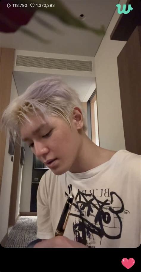 Pin By Gabriela Erika On Nct Taeyong Bts Beautiful Popular People