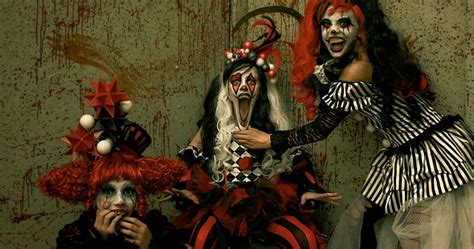 My 38 Photos Of Creepy Clowns That I Took In A Haunted House
