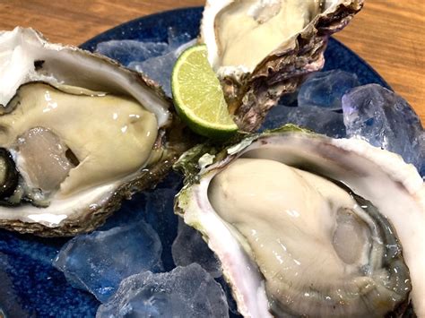 【豊洲市場直送】旬の岩牡蠣の食べ比べセット（3種類・計3個）
