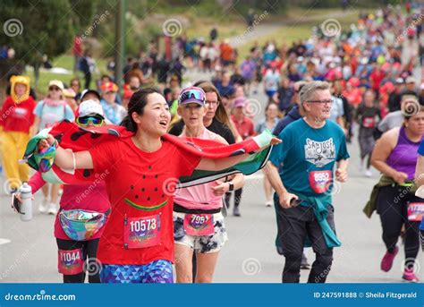 Runners In The Bay To Breakers Annual Race In San Francisco Ca
