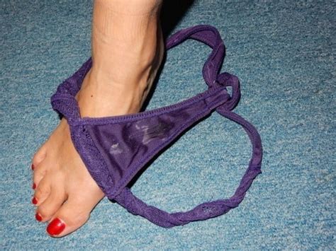 Culotte Baissée Chevilles Photos Porno Photos Xxx Images Sexe