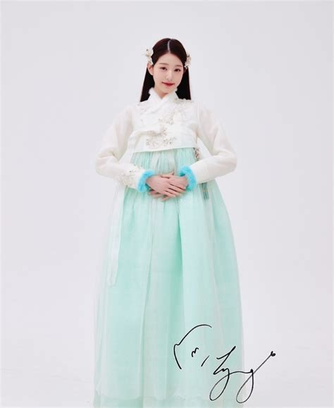 Blip 🌸장원영 레전드 한복🩷