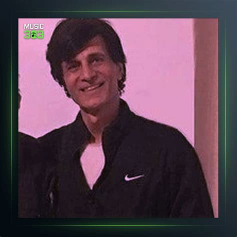 دانلود آهنگ افسانه دور از احمد آزاد متن کامل موزیک