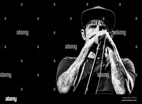 Foto Del Cantante Anthony Kiedis Foto E Immagini Stock In Bianco E Nero