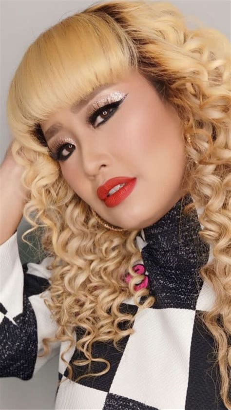 Baru Jadi Mantu Ibunda Arya Khan Beber Sifat Asli Pinkan Mambo