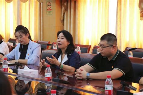 派潭镇·广州华商职业学院 共建签约揭牌仪式暨实践交流座谈会 数字商务学院 广州华商职业学院