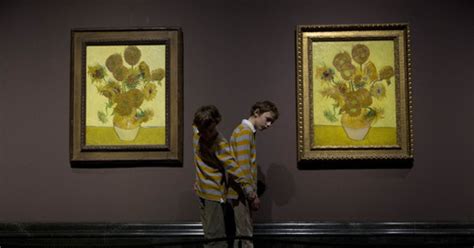 英 새 석유탐사 허가회 개최 애꿎게 고흐의 해바라기에 불똥