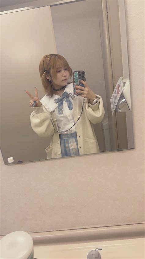 さや。 On Twitter 本日講師ナンバーは 世代別制服ということで 『あのちゃんに憧れた地雷系令和女子』でした。 スト缶ストローで飲む子。