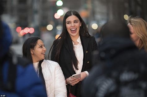 El Chapos Wife Posts Smiling Pictures On Instagram A Day After Husband