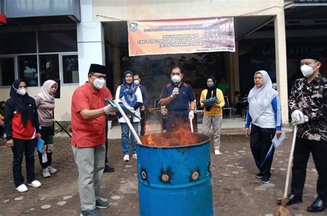 Dinas Perpustakaan Dan Kearsipan Provinsi Bengkulu Musnahkan 143