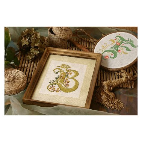Wzór do haftu drukowany Monogram B Coricamo