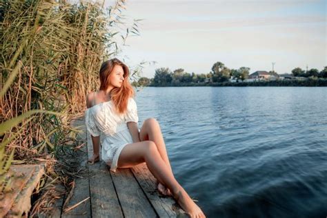 Wallpaper Model Portrait Barefoot Water Depth Of Field Yellow