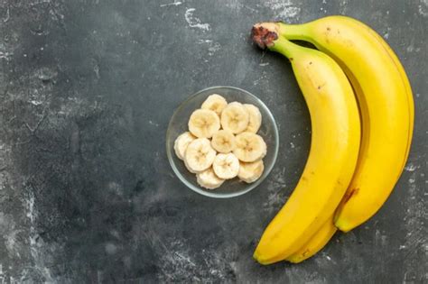 Metti Un Ago Nella Buccia Di Banana Per Realizzare Un Trucco Di Magia
