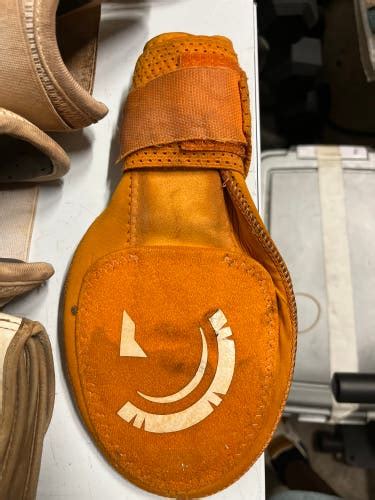 Aria Sliding Mitt Sidelineswap Buy And Sell On Sidelineswap