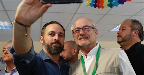La Cúpula De Vox A La Espera Los Resultados En Una Oficina De Campaña