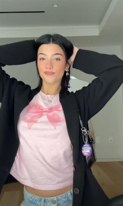 Screen Shots From Mommy Charlis Latest Tik Tok Rcharlidameliomommy