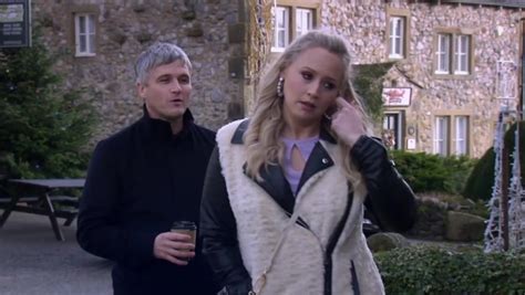 Itv Emmerdale Fans Work Out New Affair Storyline After Spotting Telling Clue Mirror Online