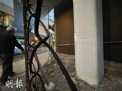 連接港鐵柴灣站行人天橋隆起 附近私人發展項目工程停工 17 06 20230203 港聞 即時新聞 明報新聞網