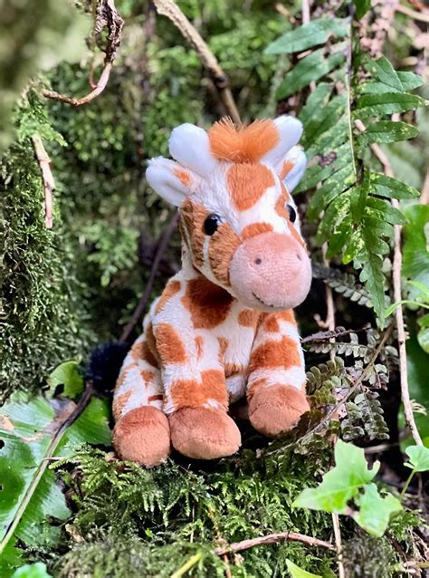 Cozy And Playful Cuddle Cub Giraffe Charlie Bears