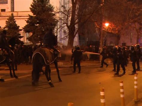 Galerie Foto Incidente grave înainte de Dinamo UTA Arad S au