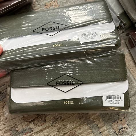 Internal Use Only Ld Aug 30 Fossil Jori Flap Clutch Pipi Tebal Green Nyshoppeusa