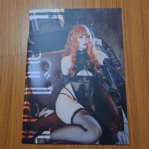 Coser 有栖 Arisu cosplay photobook 寫真本 寫真書 附親筆簽名有屬名 二手書書況近全新 蝦皮購物