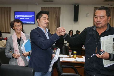 這位綠委忘記簽到表決不具效力，藍營一路擋下勞基法 風傳媒