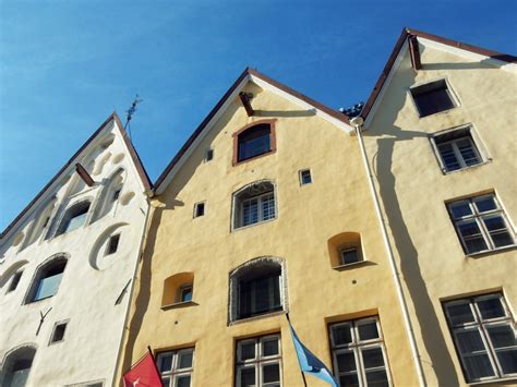 Stampe Artistiche Quadri E Poster Con TALLINN SISTERS