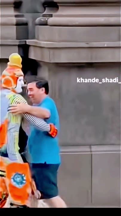 تا میتونی دلی شاد کن برگشت وانرژی آن به خودته هرچه کنی به خودکنی