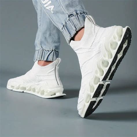 Mens Slip On Blade Sneakers Athletic Shoes Lightweight And Breathable