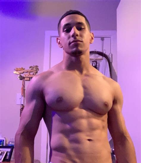 I Love Big Round Pecs Rpecsandpecbouncing