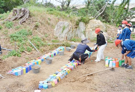 自慢です校内に古墳 東日新聞