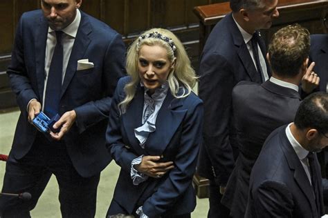 Il Ritorno Di Marta Fascina Tutte Le Foto Formiche Net