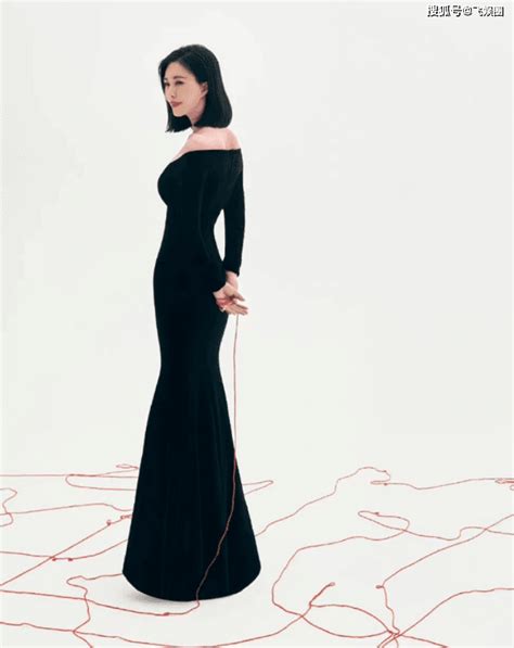 田朴珺“父女恋”真甜！穿黑裙老公王石拍大片 搜狐大视野 搜狐新闻