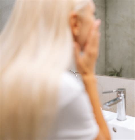 봄철 환절기 피부관리 위한 스킨부스터 시술 주의점은