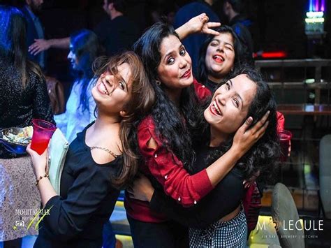 Best Pubs In Gurugram For Ladies Night Plate Full Of Delight