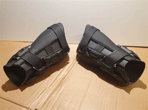Guanti Da Eroe Armatura Da Supereroe Costume Cosplay Film Mantello Armatura Tuta Muscolare