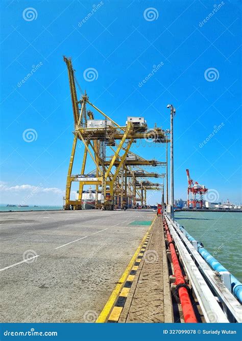 Seaport Gantry Crane Editorial Image CartoonDealer 327101442